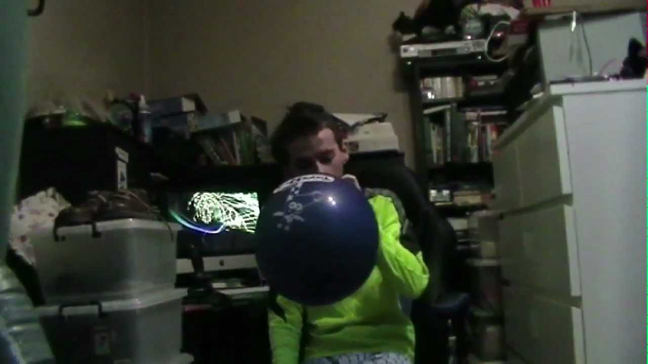 Toys 'R' Us (Blue) Balloon Inflation - YouTube
