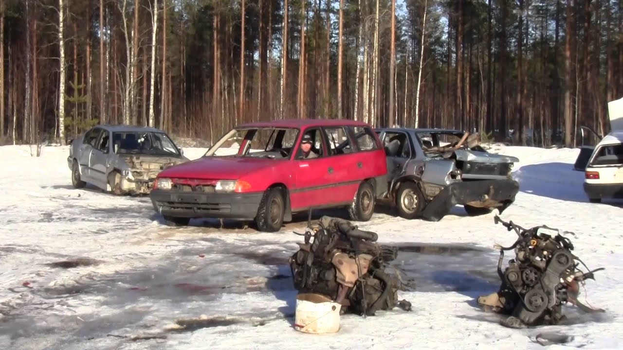 Crashing cars in the field - YouTube