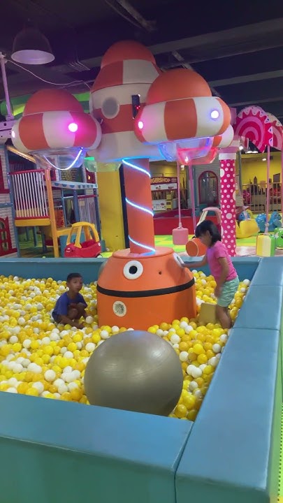 Bermain di playground ramayana bersama alesha - YouTube