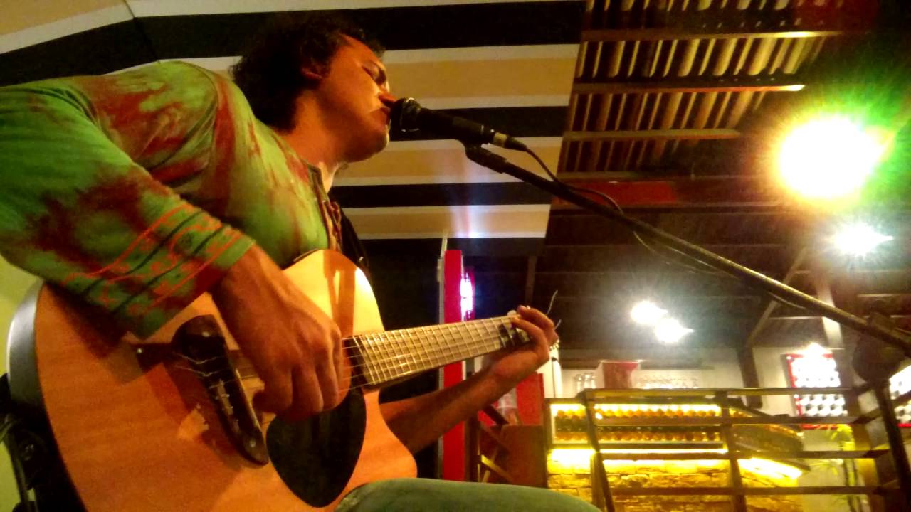 Chris Maurício - Paralelas (Voz e Violão) - YouTube