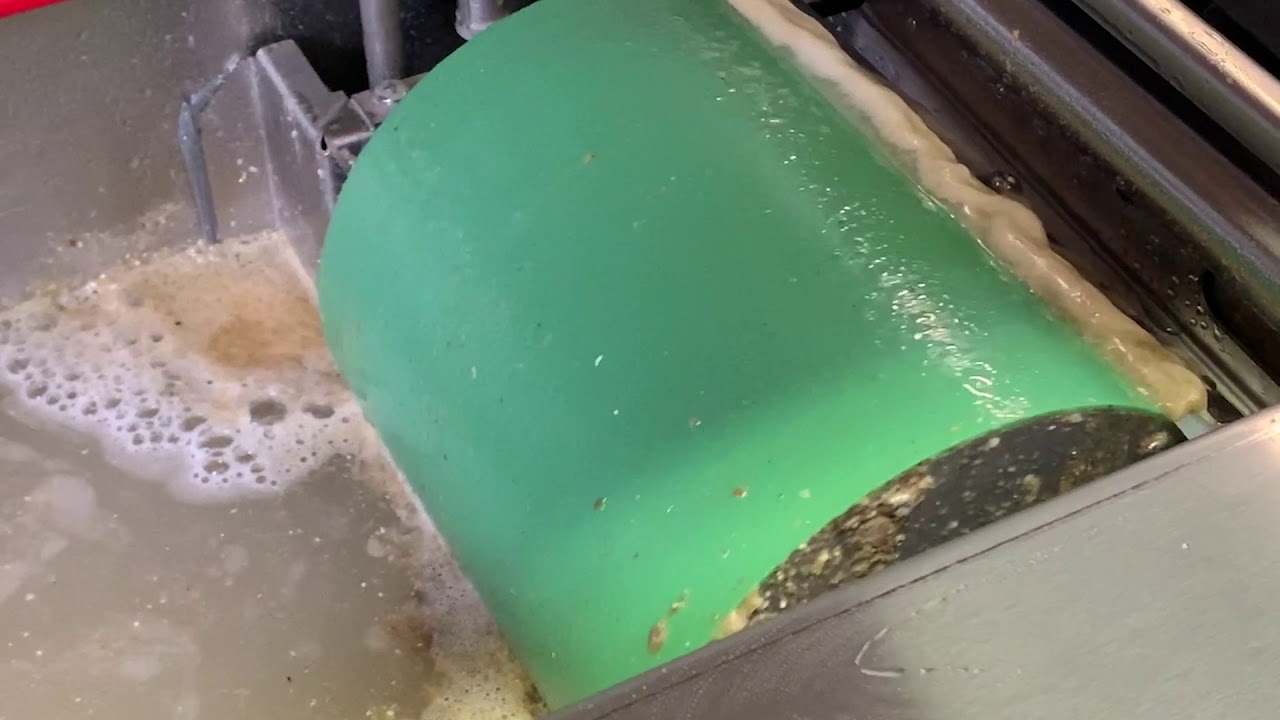 Mactrap Grease Boss Easy Clean - YouTube