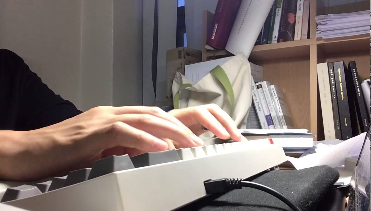 White LEOPOLD FC660C - YouTube