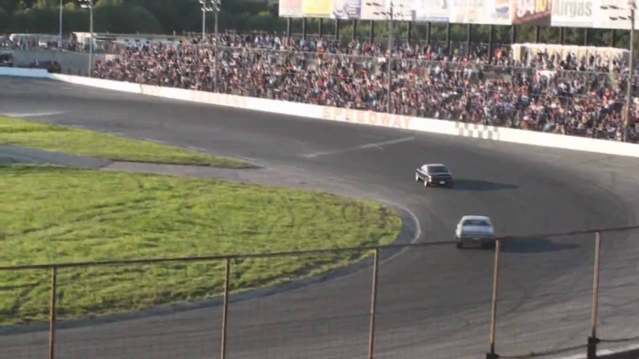 Spectator Race 4 - YouTube