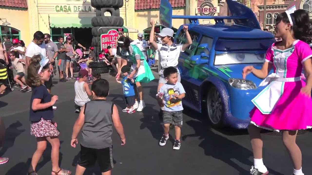 DJ's Dance 'n' Drive Cars Land Disney California Adventure - YouTube
