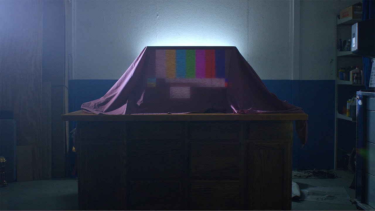 Zero-G - "Levitating" projection screen - YouTube