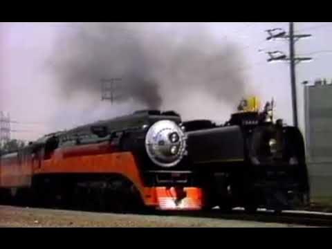 SP 4449 & UP 8444 Arriving in LAUPT - YouTube