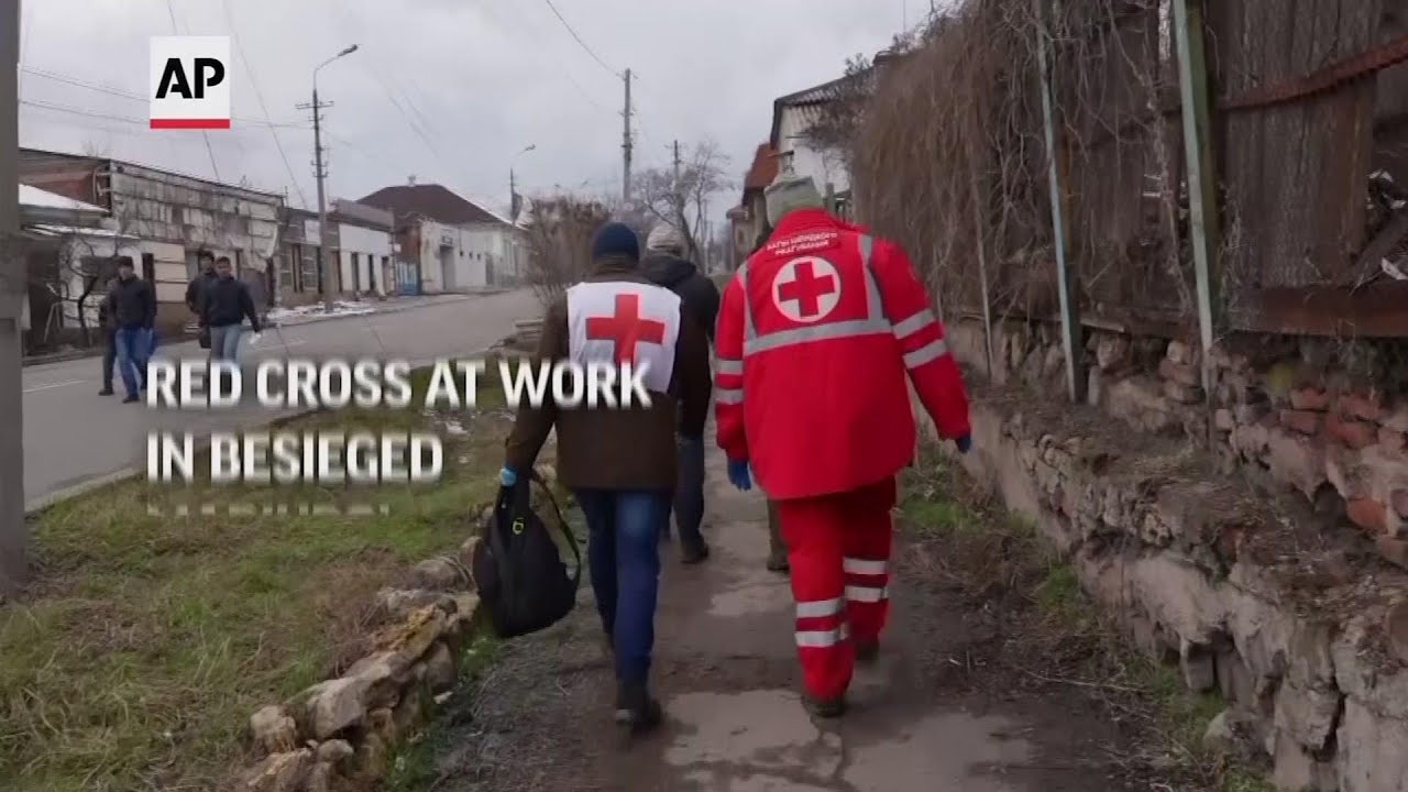 Ukrainian Red Cross at work in besieged Mariupol - YouTube