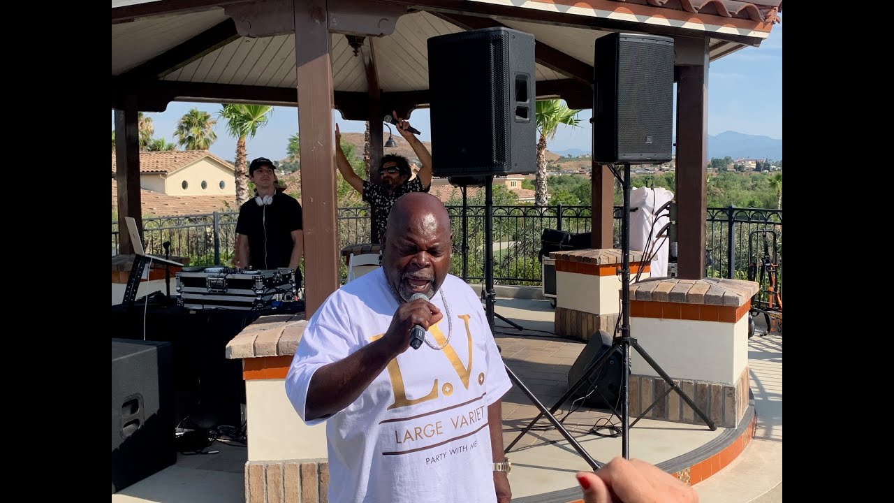 L.V. - Throw Your Hands Up (live) - YouTube