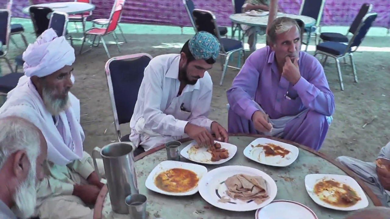 Pakistani village wedding food ||پاکستانی گاؤں کی شادی کا کھانا - YouTube