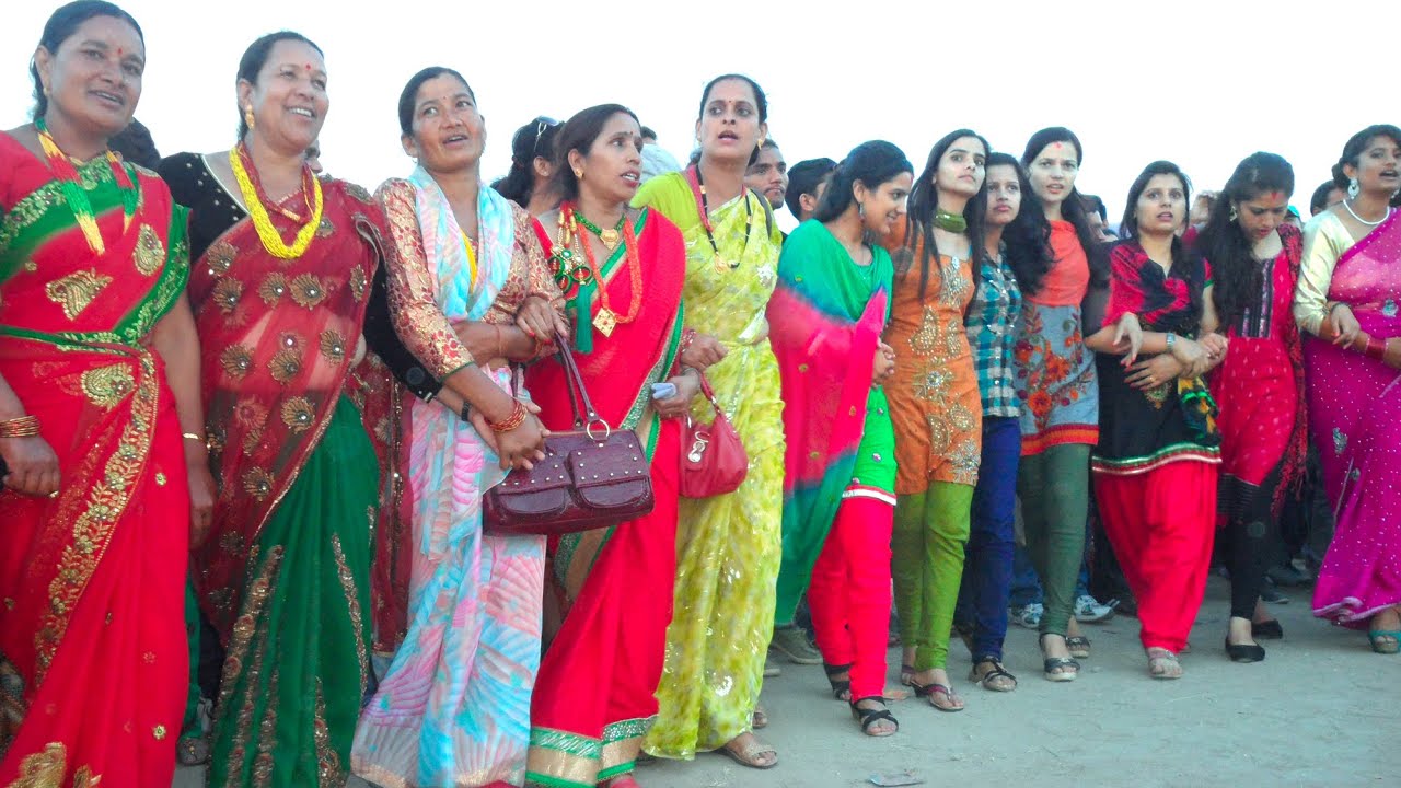 Beautiful Deuda Song 2015 | New Deuda Geet 2072 - YouTube