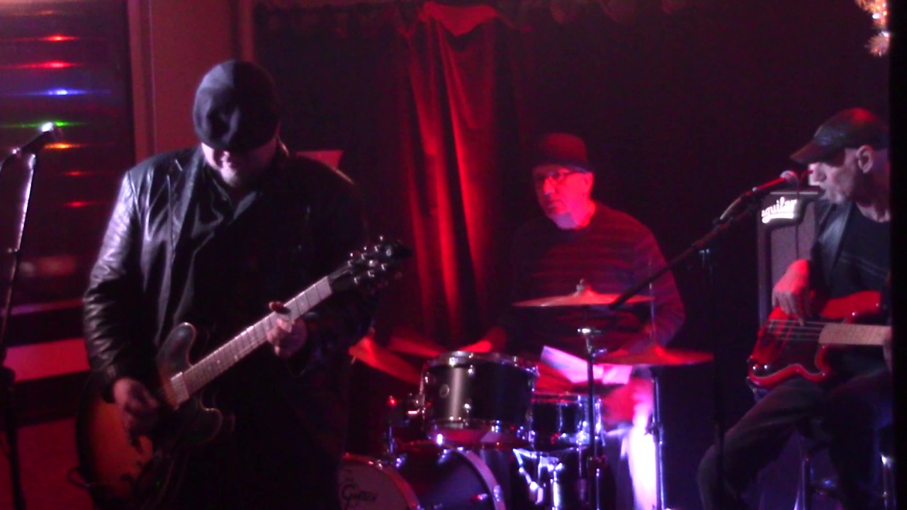 Robert Allen Jr. Band at Kochanski's, set 1 - YouTube