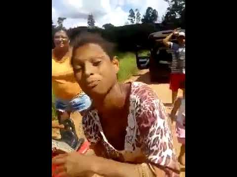 Novinha dando role de moto