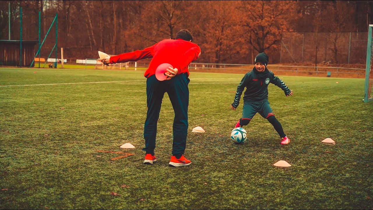 Masterclass in Football: Intensive Training for Champions - YouTube