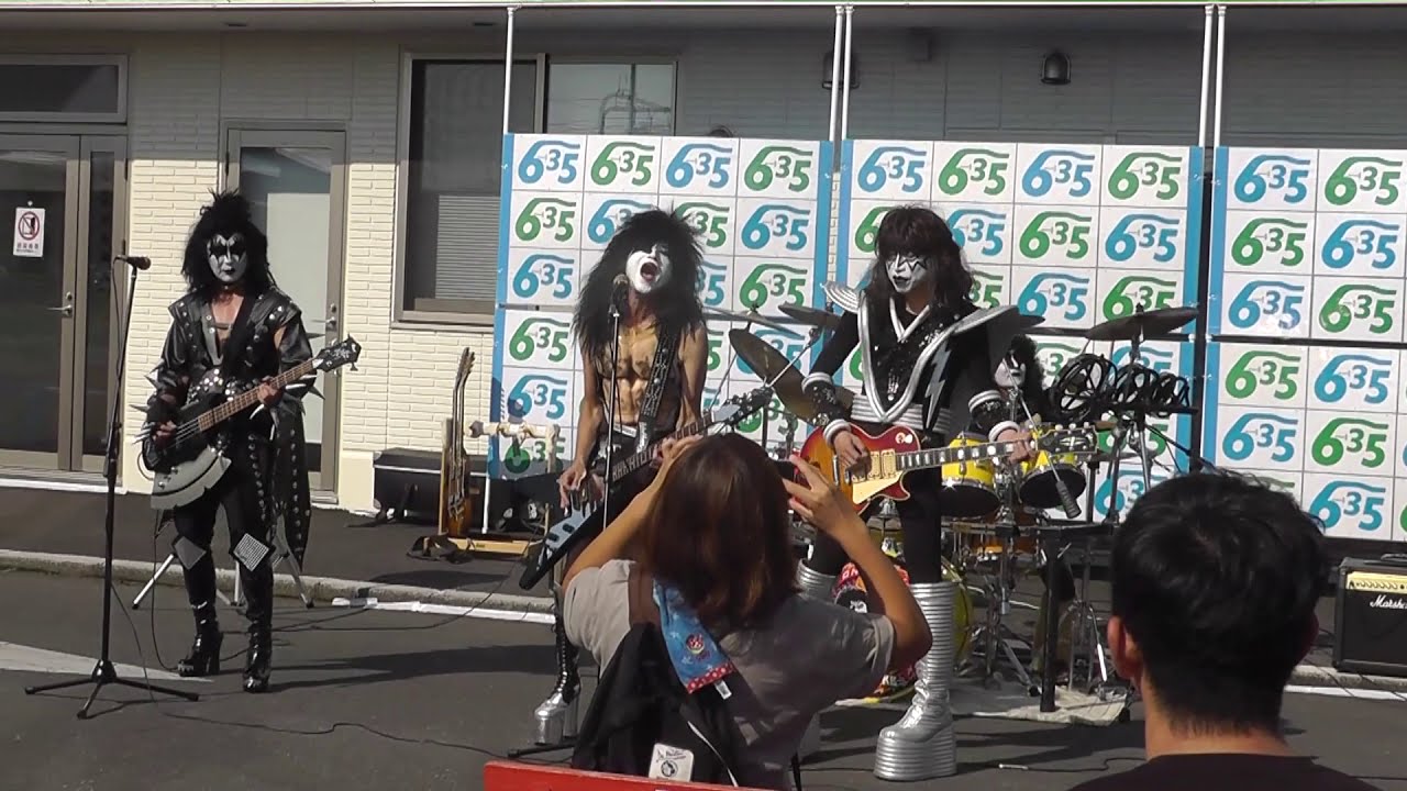 KISS-AKB ライブ MAKIN' LOVE - YouTube