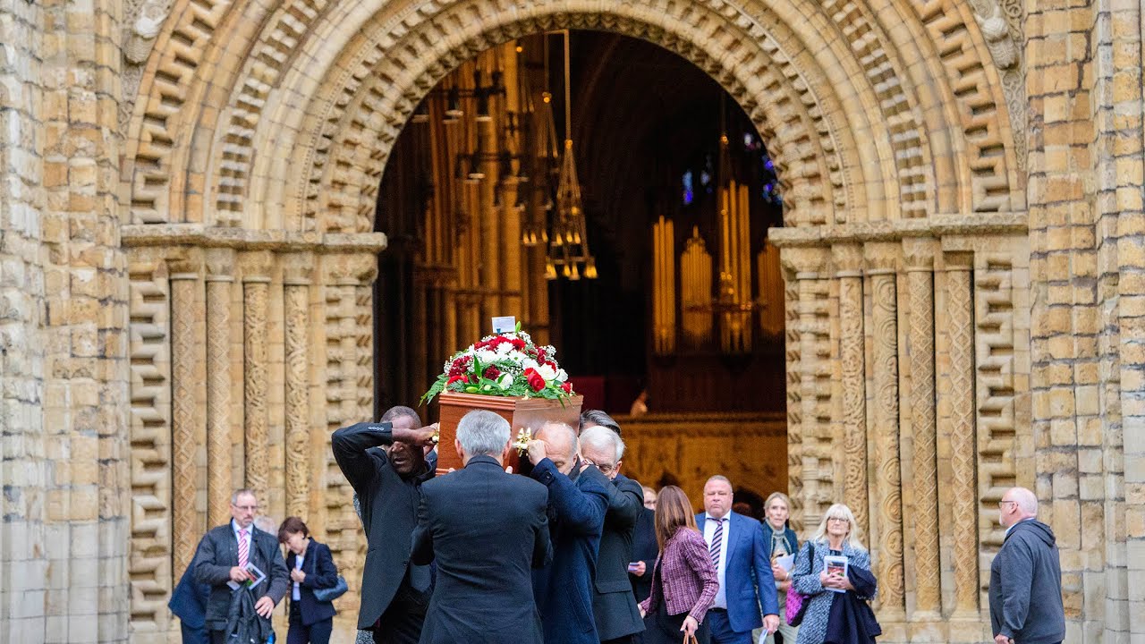 Colin Murphy tributes - former Lincoln City manager's funeral - YouTube