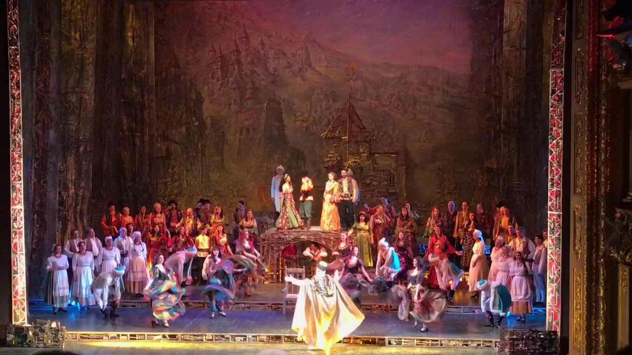 Gypsy Baron by J. Strauss in Lviv Opera - YouTube
