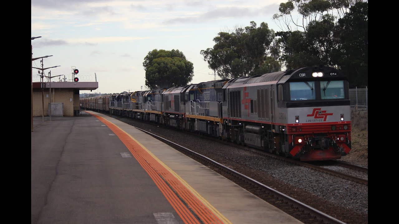 Last Trains of 2024 including a 8 loco 6pm9 - YouTube