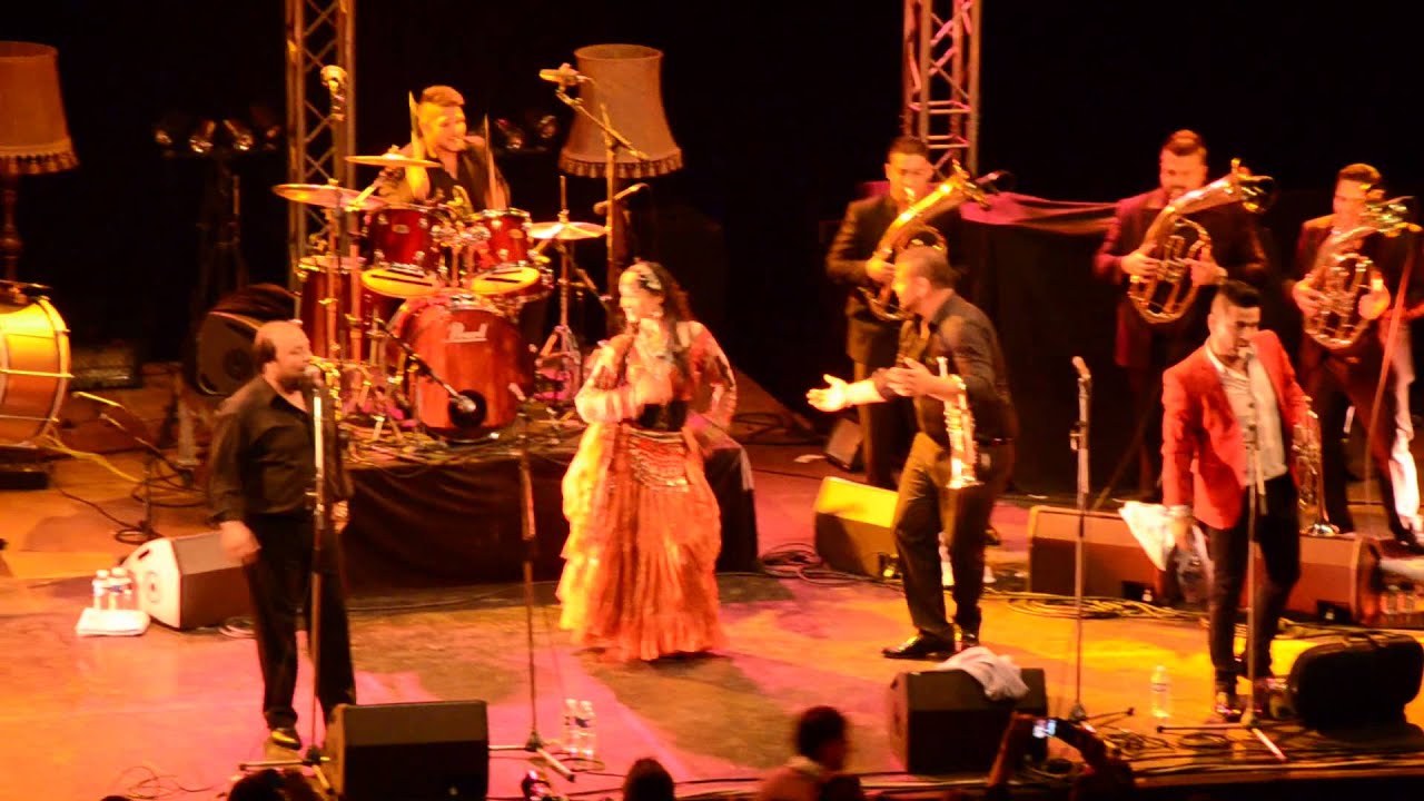 Dzambo Agusevi Orkestar - Welcome in Tziganie - YouTube
