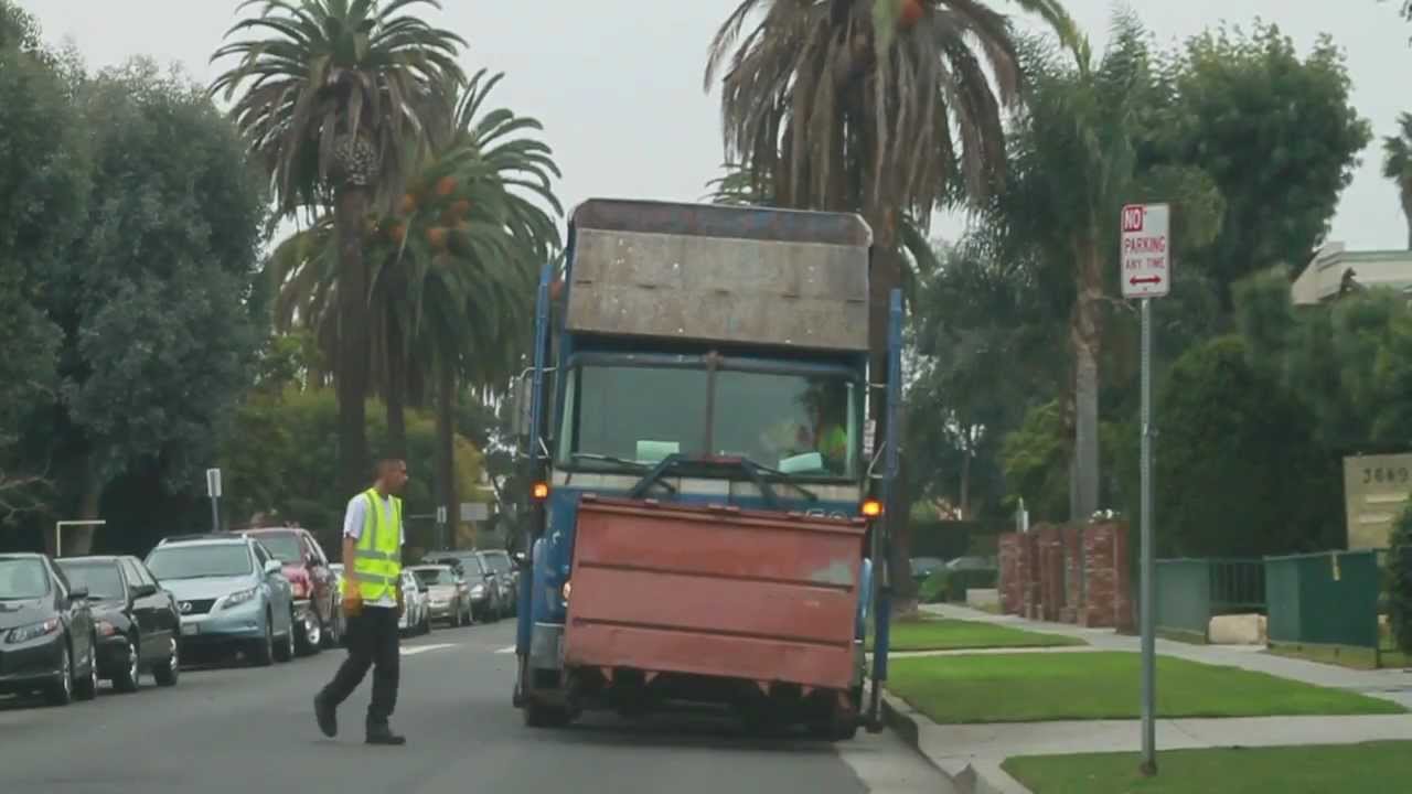 Garbage Truck FAIL - YouTube