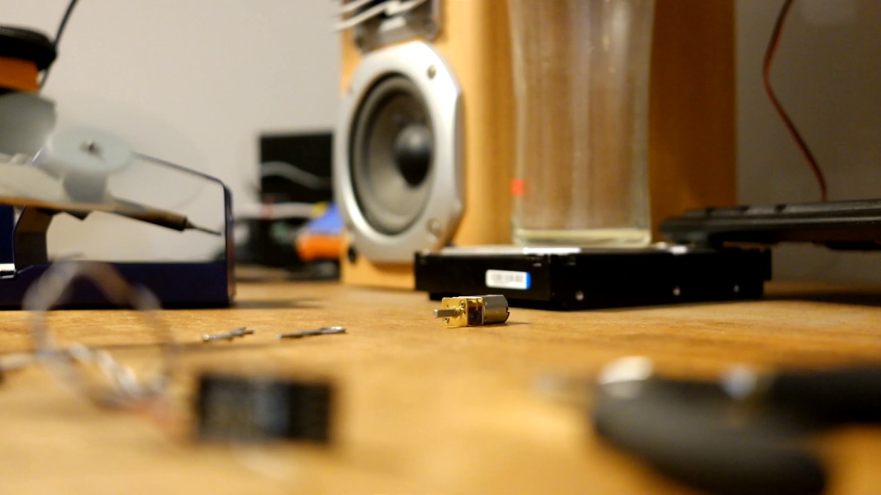 150g antweight fighting robot spinner weapon test - YouTube