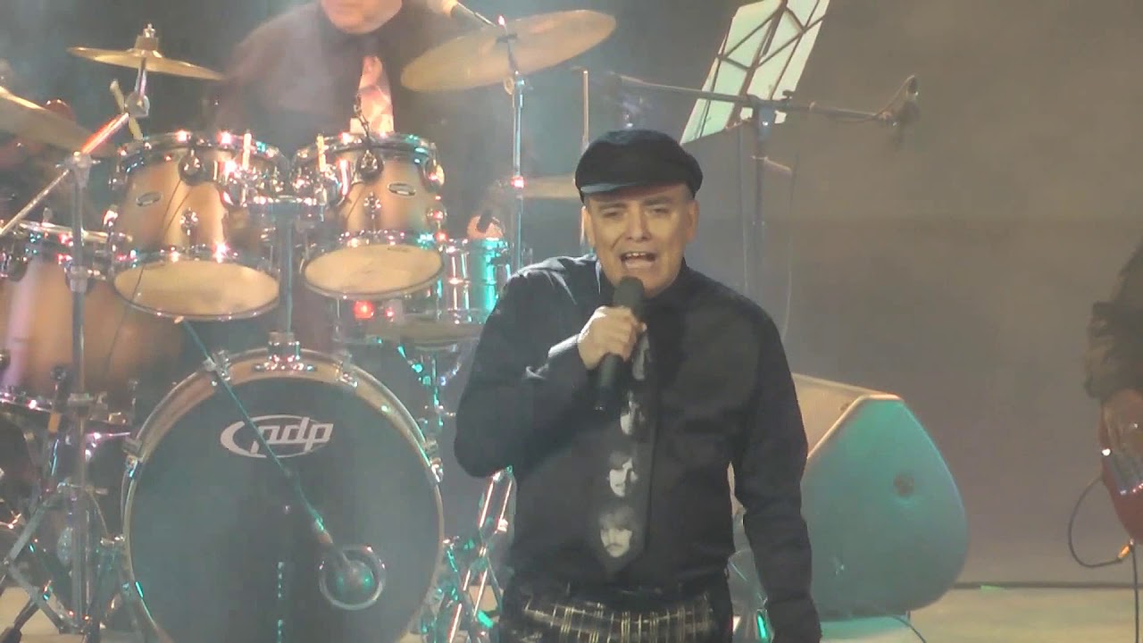 BEATLEMANÍA SINFÓNICA Wayo Roux - YouTube