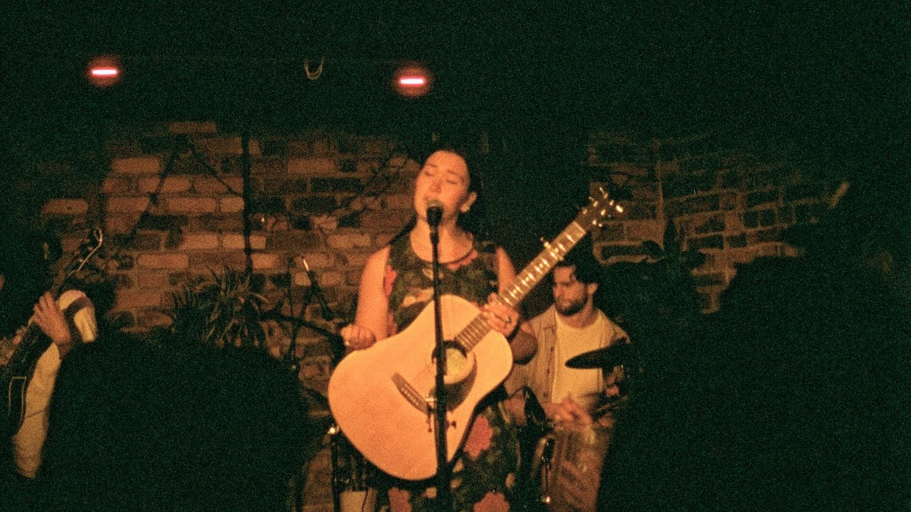 Savannah Read - Someone New (Live in Victoria) - YouTube