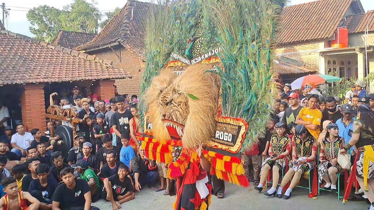 REOG PONOROGO SINGO TARUNO DALAM ACARA BERSIH DESA KWAJON BUNGKAL - YouTube