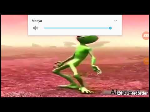Yeşil uzaylı yeni dansi erik dalı gevrektir
