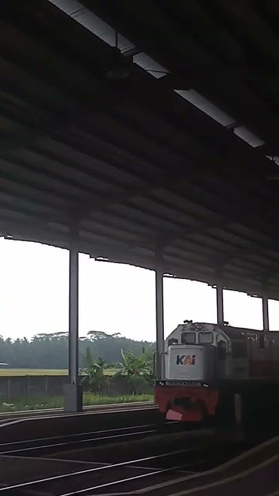 KA Java priority lebaran - YouTube