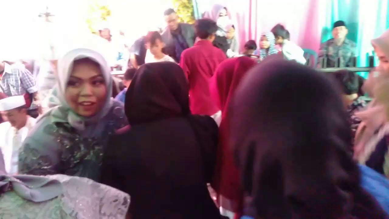 Prosesi saweran pernikahan adat sunda - YouTube