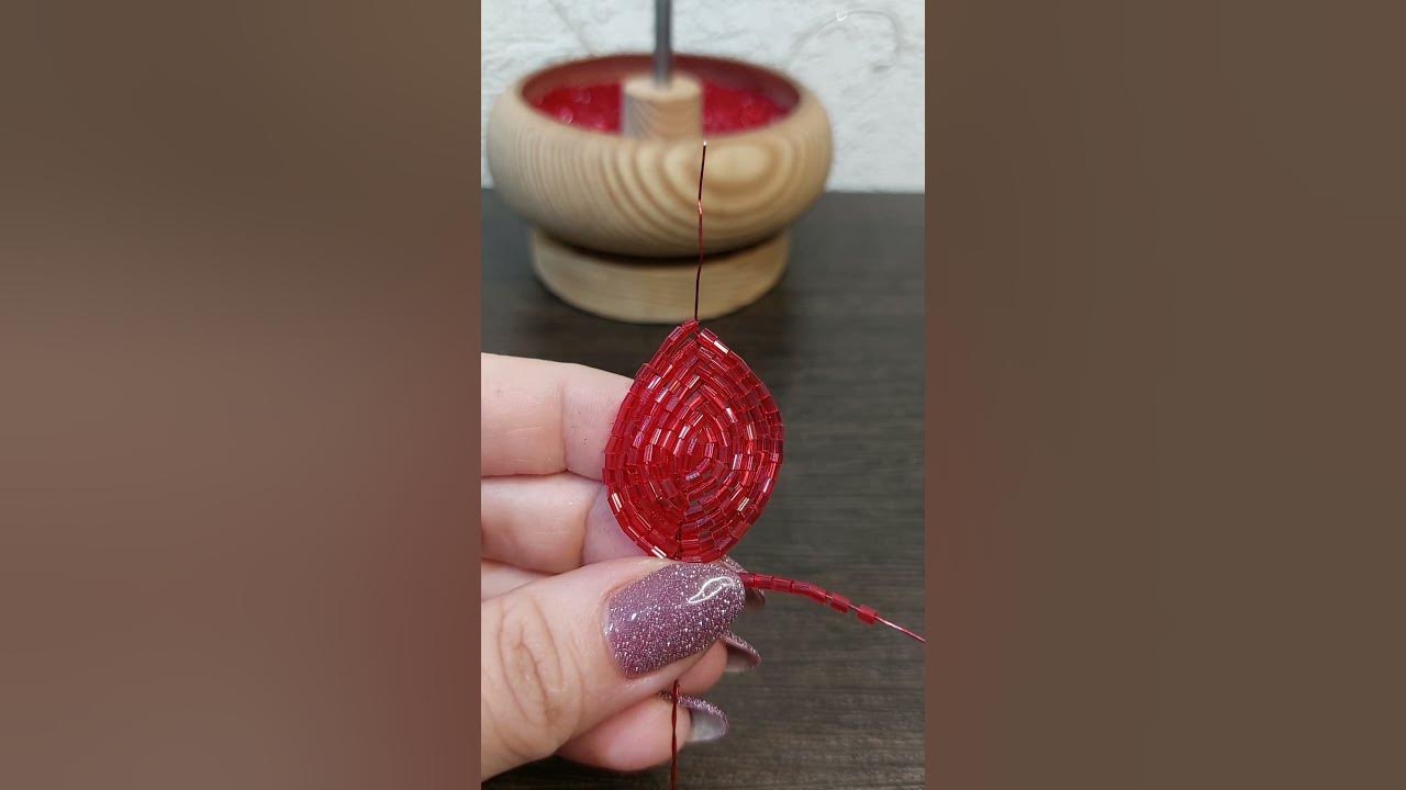 Лепесток для тюльпана ️#тюльпанизбисера - YouTube