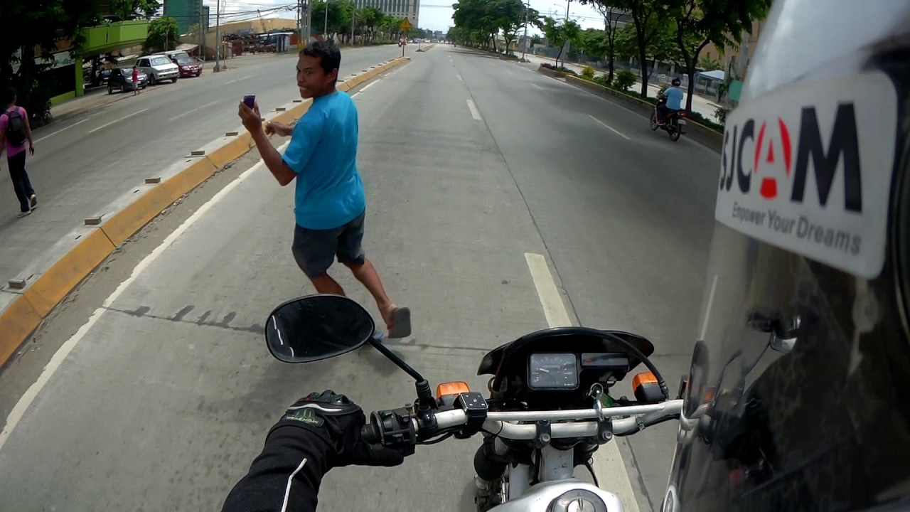 Why you should never use your mobile phone when crossing the road - YouTube