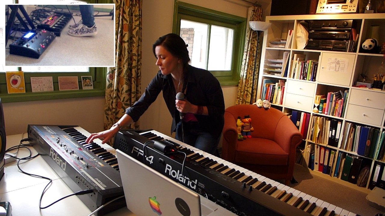 4hero - Look Inside - live looped cover - Laura Stavinoha - YouTube