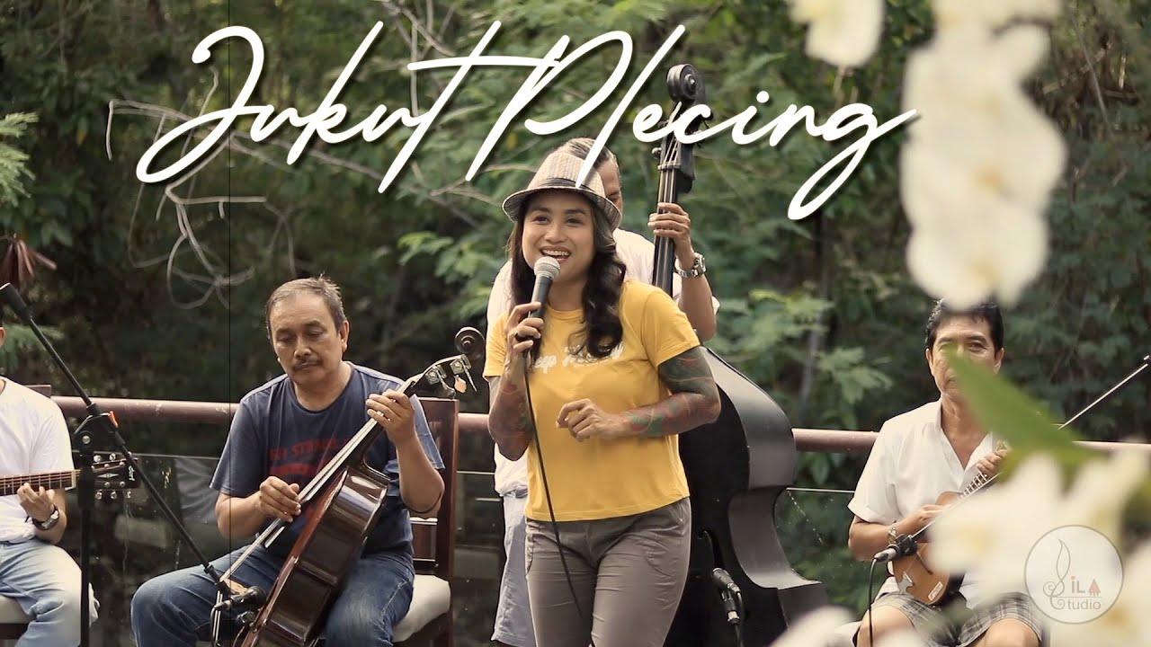 Jukut Plecing (live) - Dewi Pradewi - YouTube