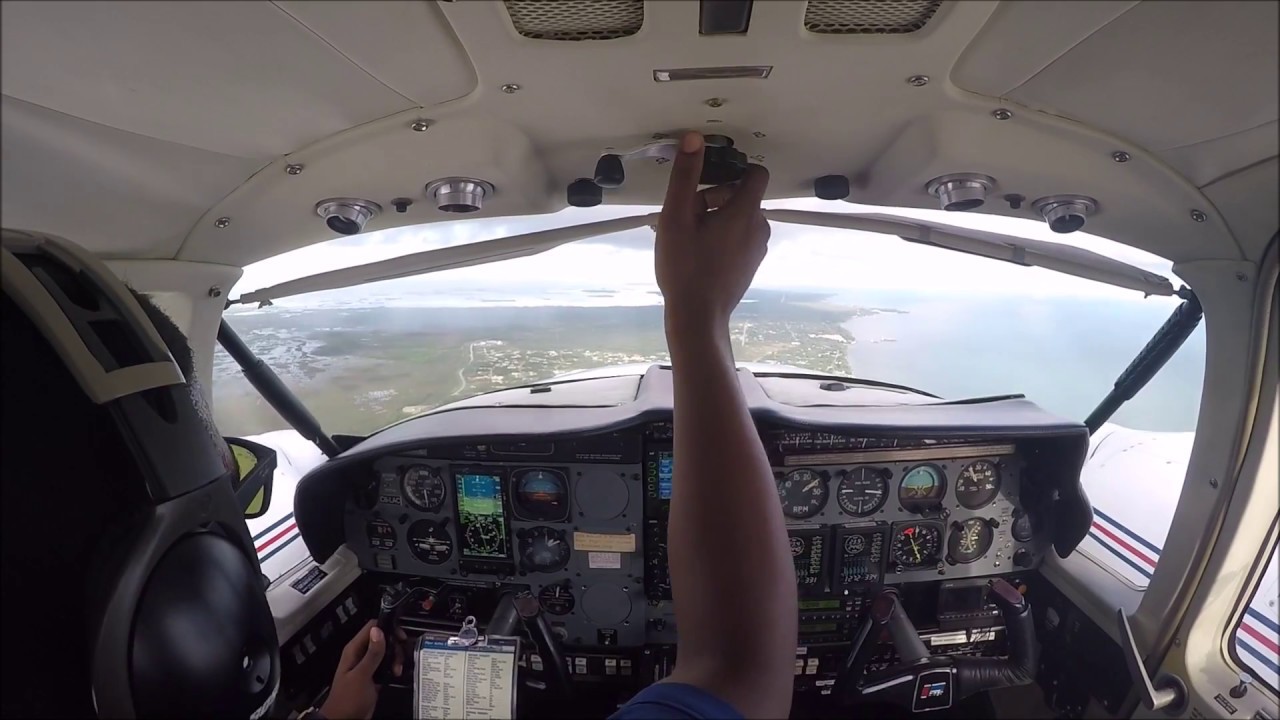 GoPro HD FIRST COMPANY SOLO PIPER AZTEC - YouTube