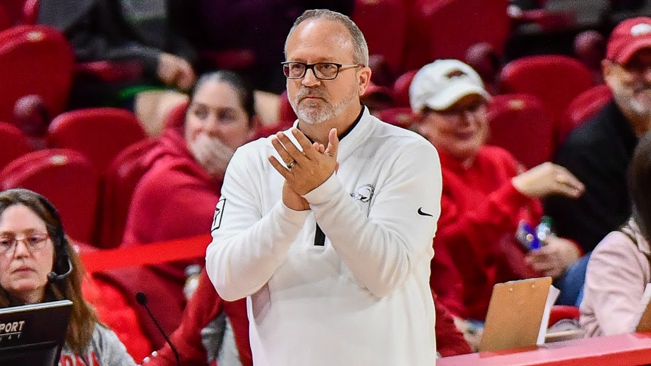 Hogs' Mike Neighbors saw burning energy coming back, can't close - YouTube