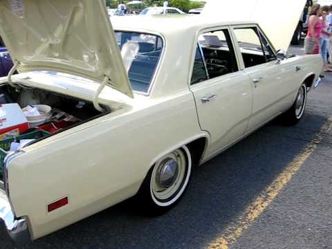 Survivor 12,000 mi. '70 Valiant at MoPar Magic - YouTube
