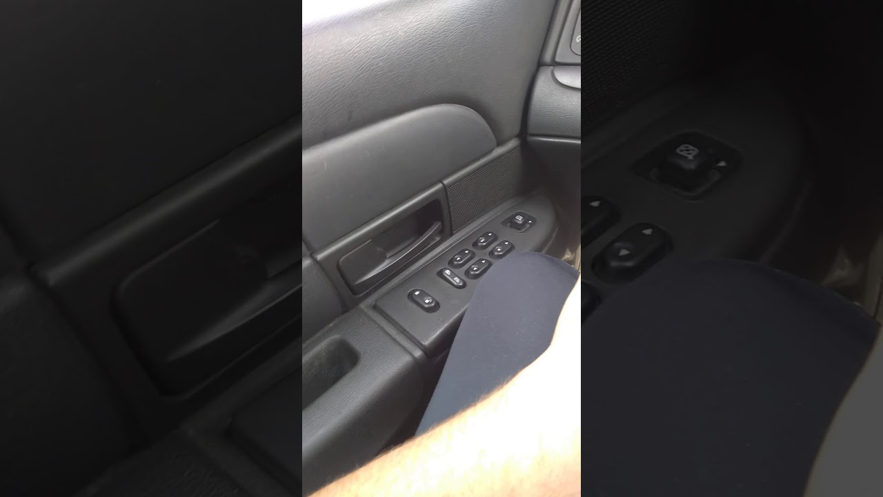 2005 CVPI P71 Crown Vic rear end whine/noise - YouTube