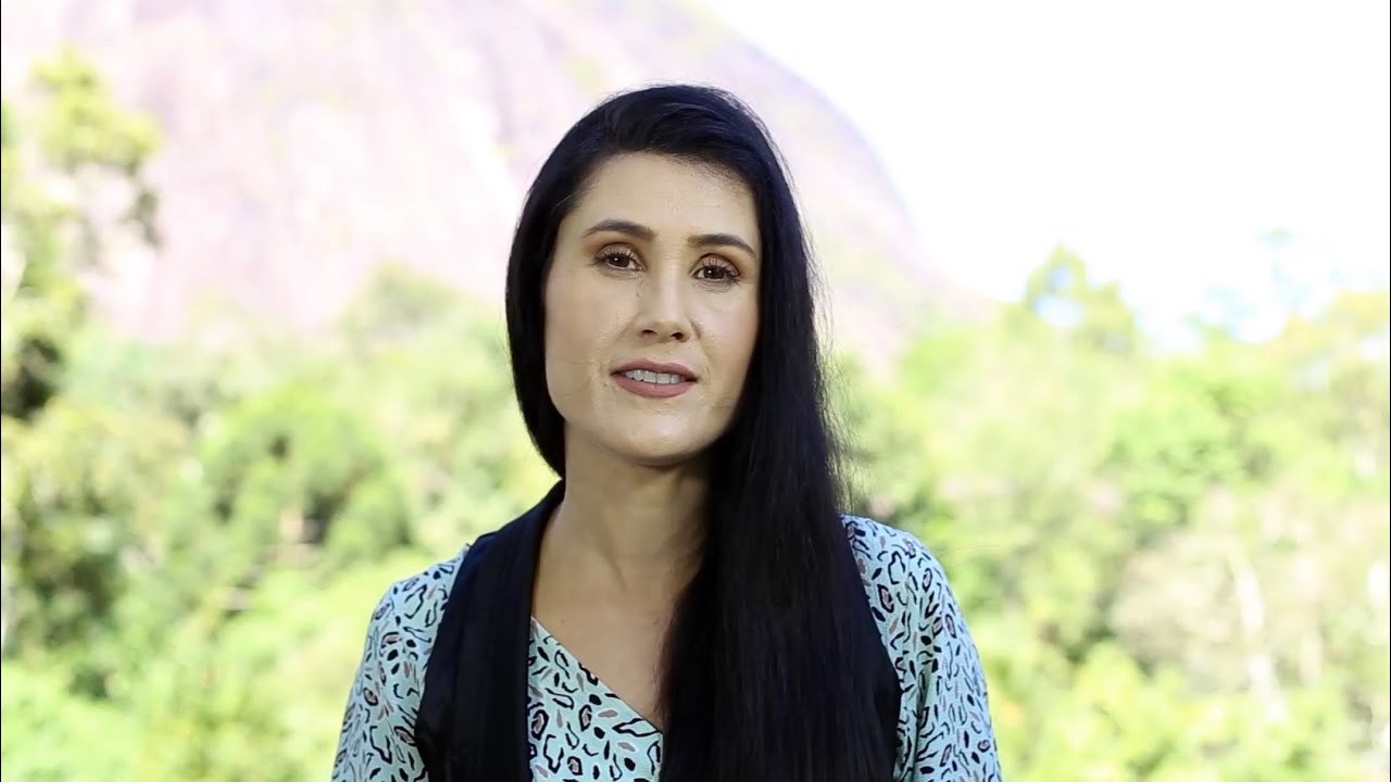 483 Sobre a Rocha | Aprisco Celestial | Melissa Barcelos - YouTube