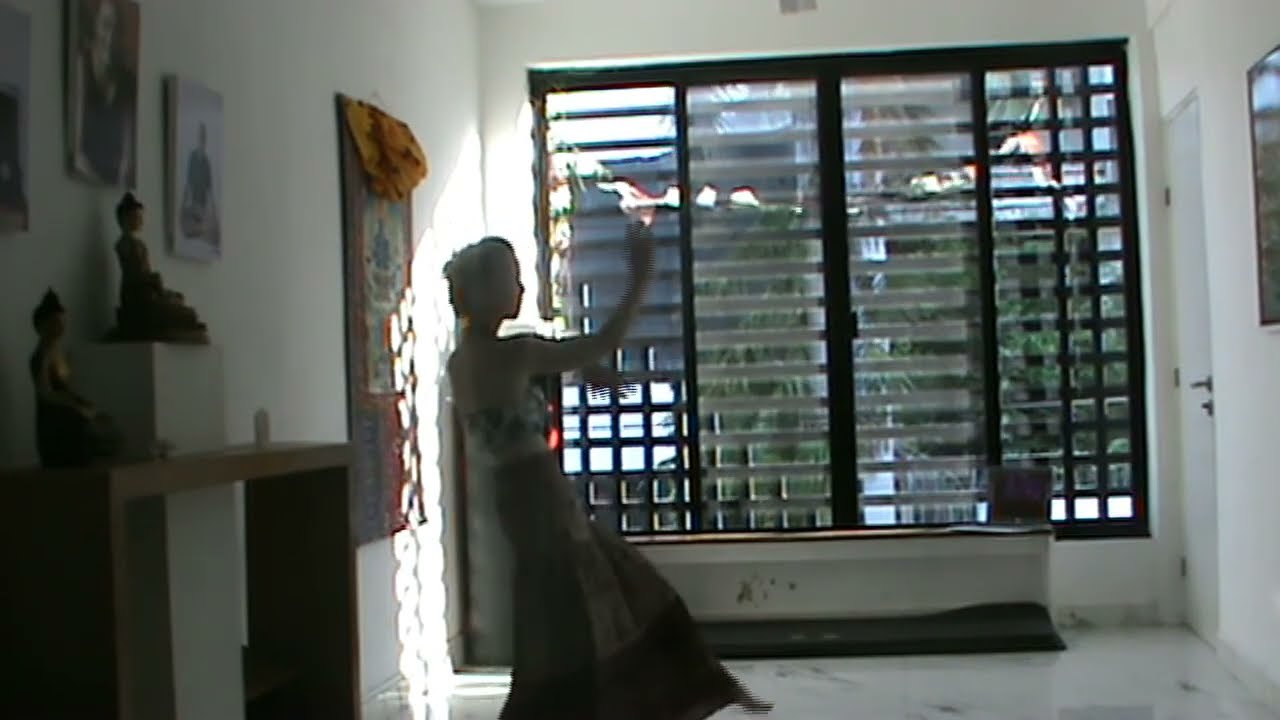 Dancing dikini - YouTube