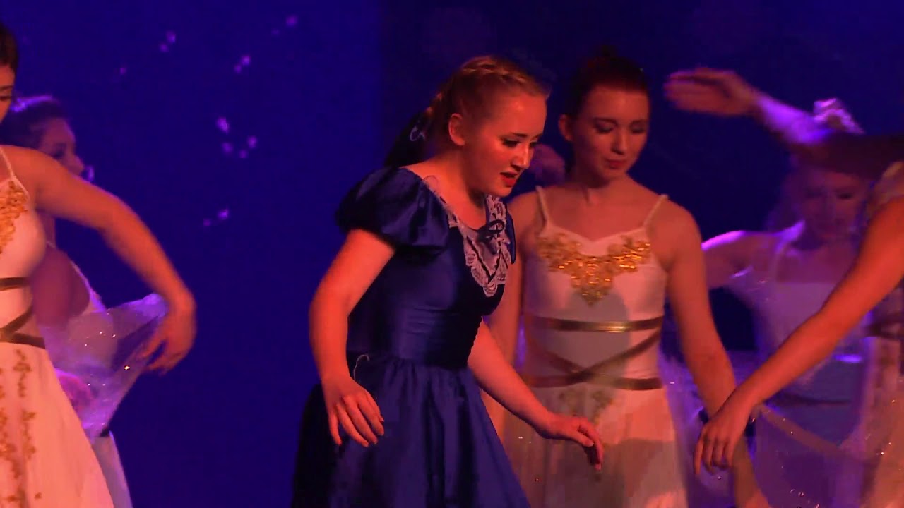 LU Christmas Coffeehouse 2019 | Divine Dance Call - YouTube