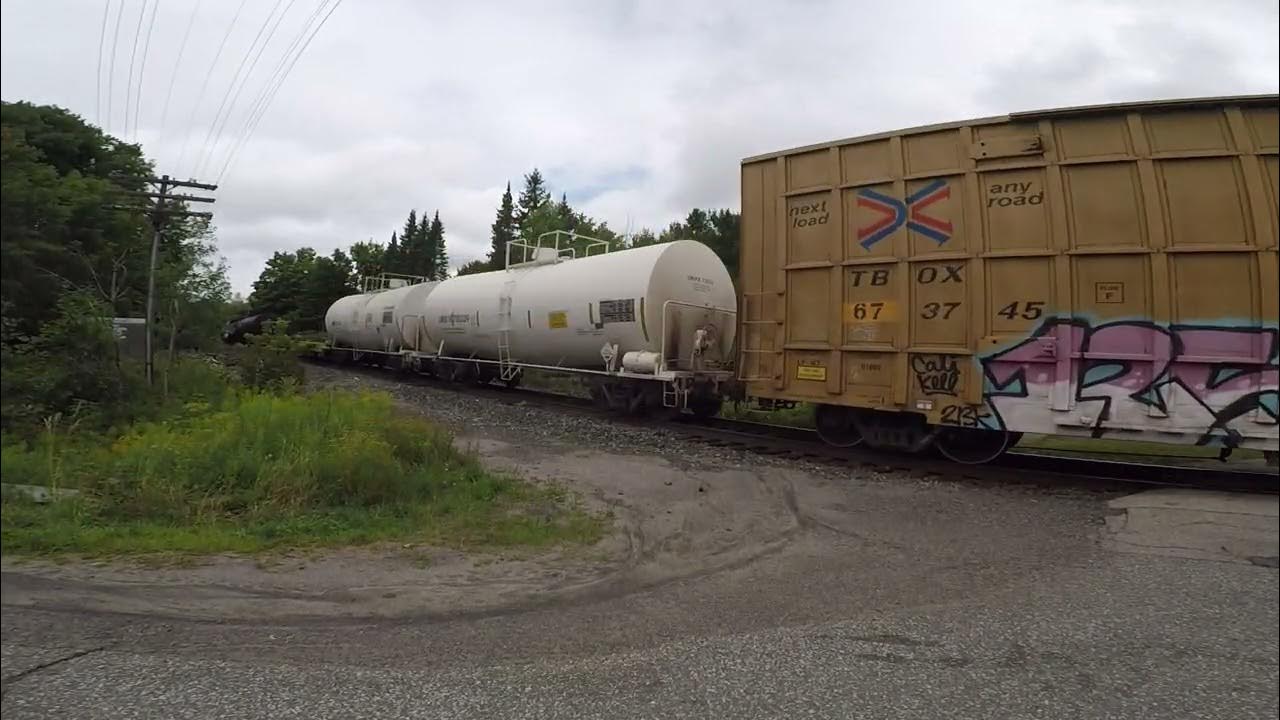 CN 8898 leading CN heritage unit at Isabella street #railfanning #railways - YouTube