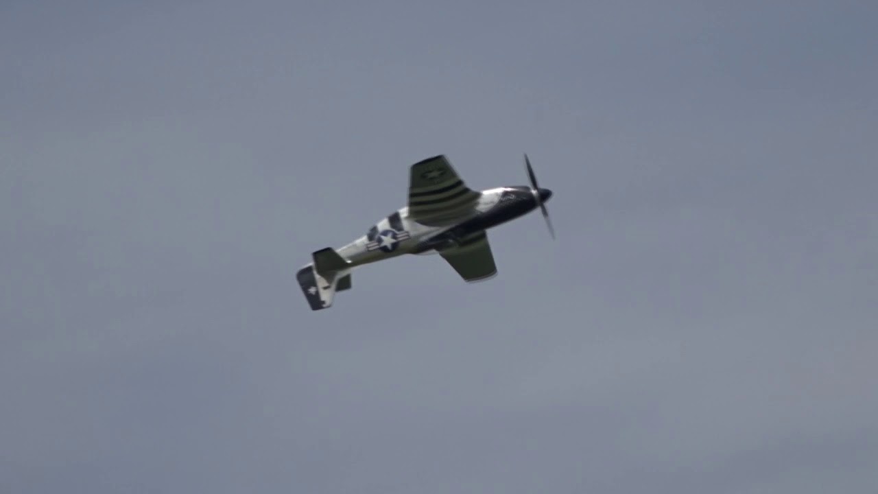 Geneseo Air Show 2018 "Scooter" Yoak P-51D Mustang "Quick Silver ...