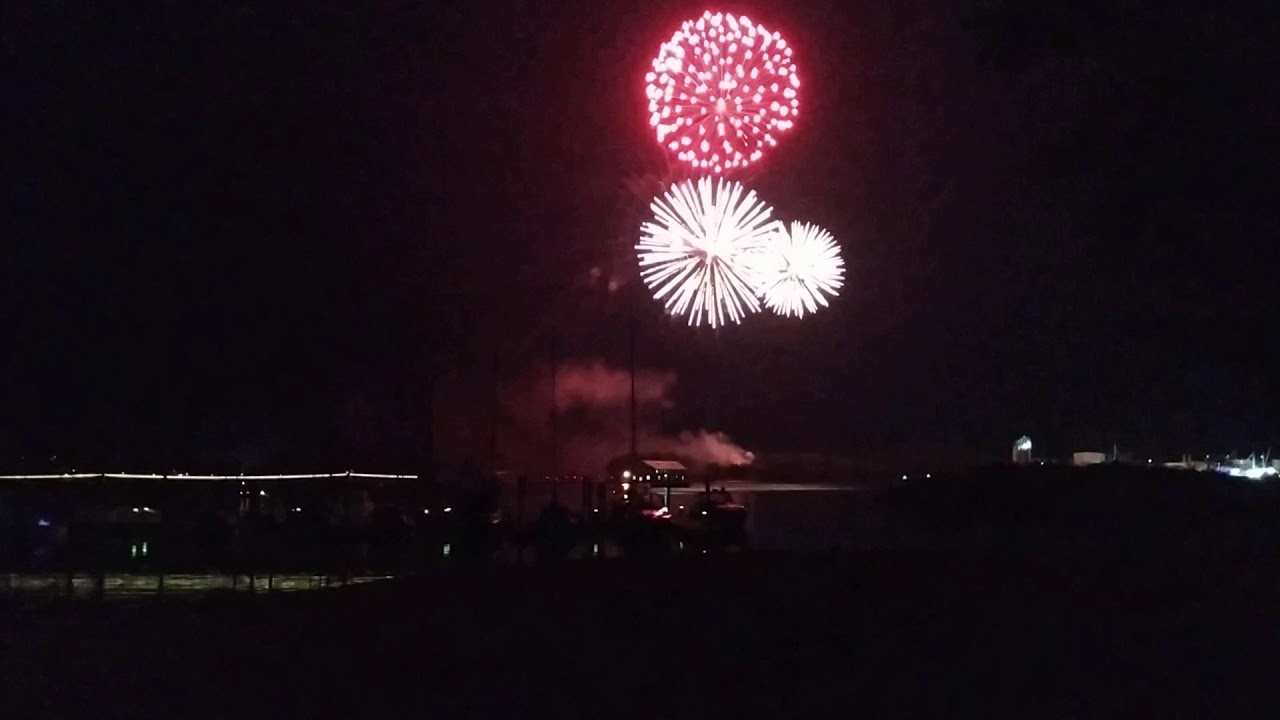 July 4 fireworks Reedville, VA - YouTube