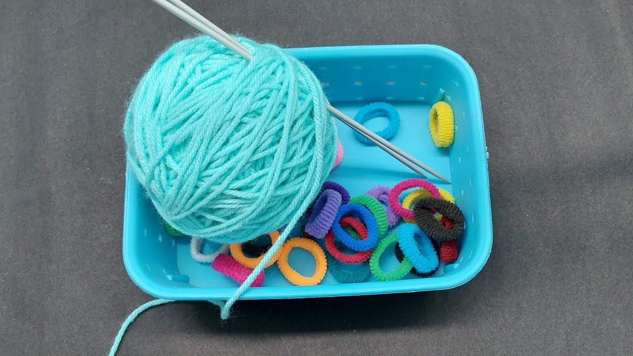 Beautiful knitting pattern for sweater using rubber bands. - YouTube