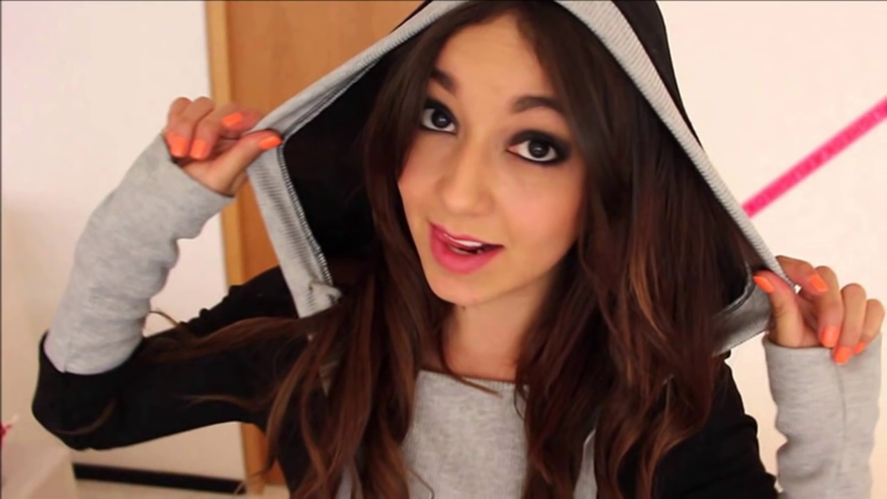 TOP 8 CHICAS YOUTUBER SEXYS : Yuya , RoEnlaRed , MujerLunaBella ...