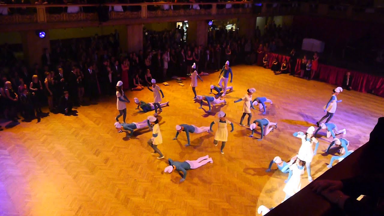 GyBu - 6.A - Šmoulí párty - YouTube