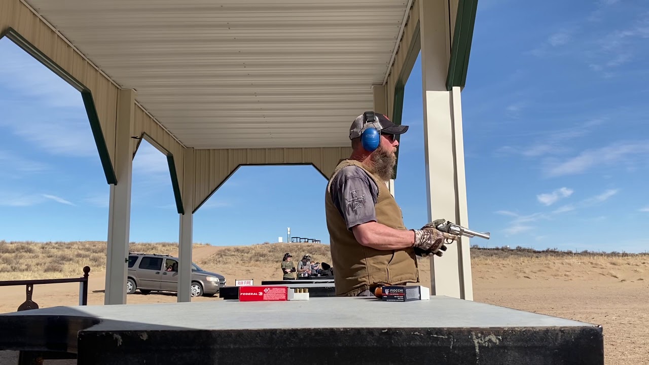 First one handed shots with the 629-1. - YouTube