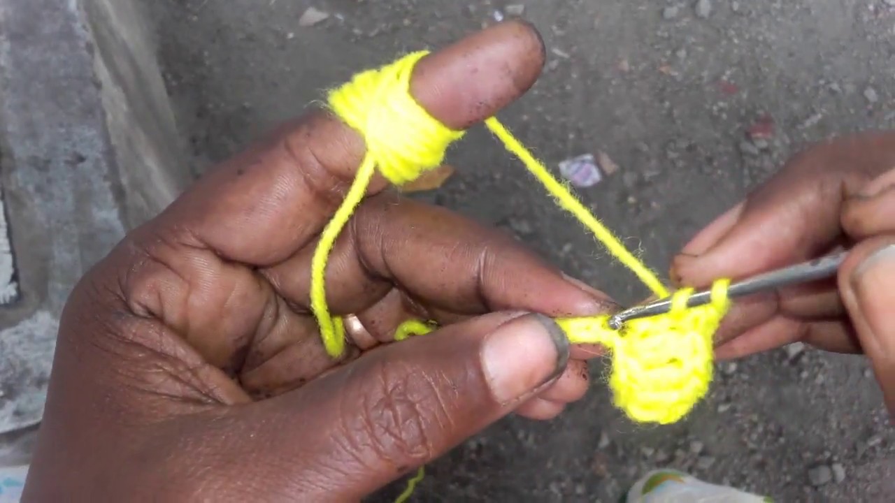 Woolen Thread Mobile Pouch Base Starting Basic Steps - YouTube