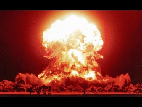 Half-Life 2 Explosive Barrel SlowMotion - YouTube